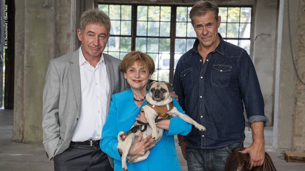 „Tödlicher Dienst-Tag“: MISS MERKEL ermittelt 2024 wieder bei RTL ...